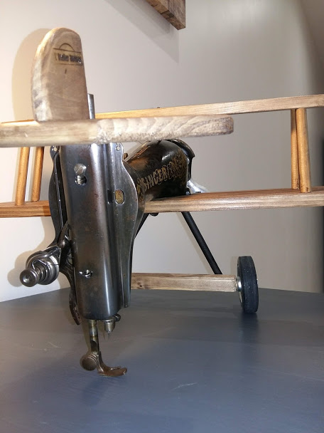 L’avion SINGER – L'atelier barisien