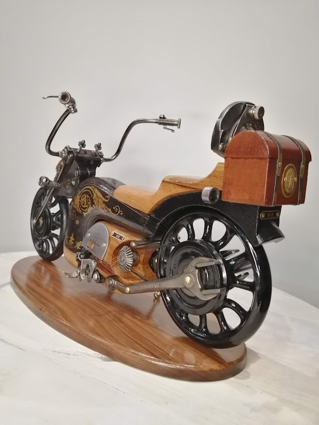 La Légendaire (Singer) – L'atelier barisien